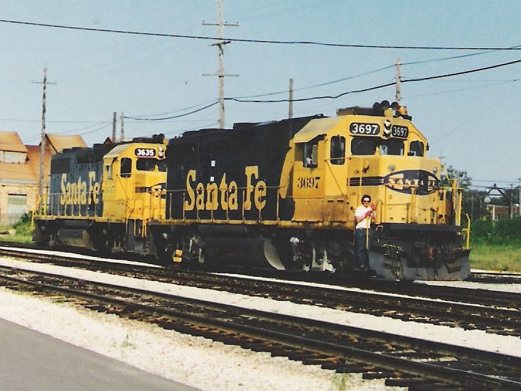 ATSF GP 39-2s 3635 and 3697